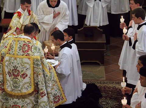 Acción Litúrgica: Tonsura en EE.UU.