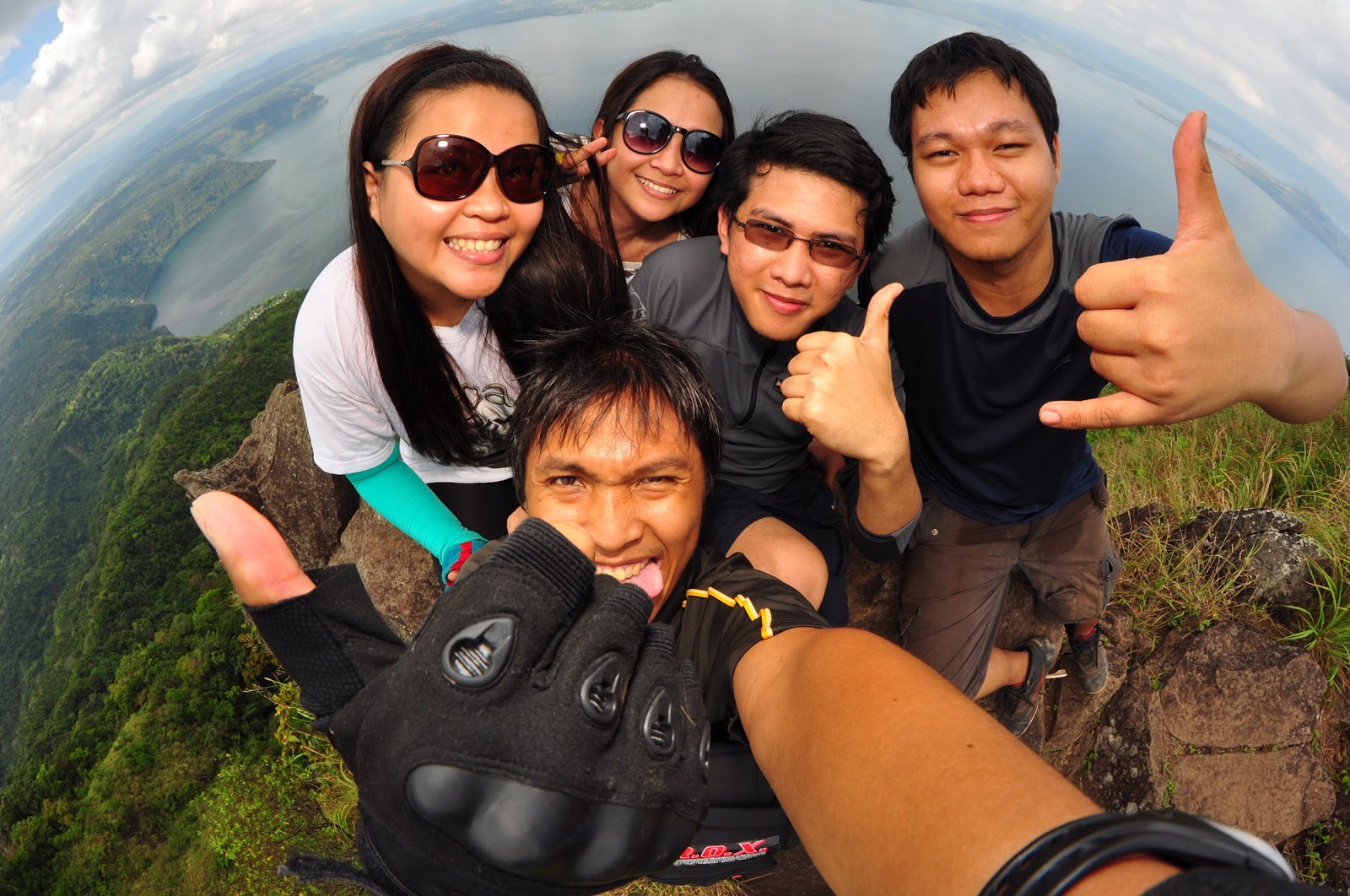 count-to-three: Tribute to Victor Joel Ayson