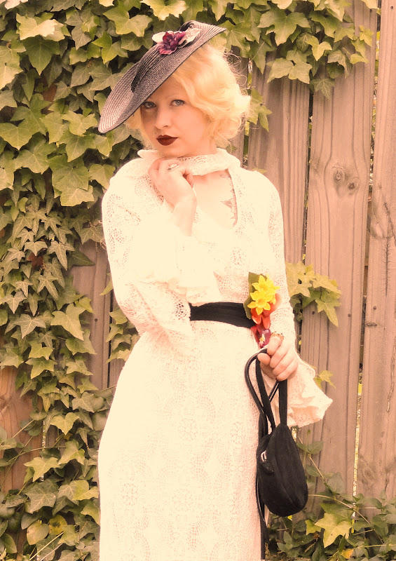 The Modern Day Flapper: A Flapper's~ Victorian Stroll