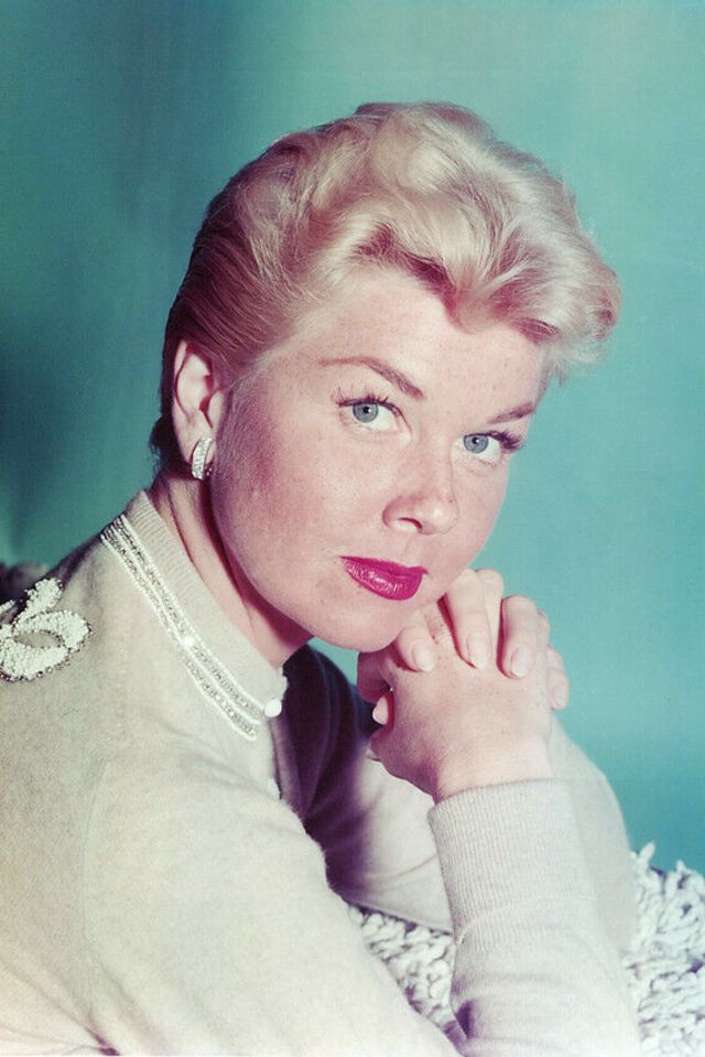 30 Wonderful Color Photographs of Doris Day, America’s Box-Office ...