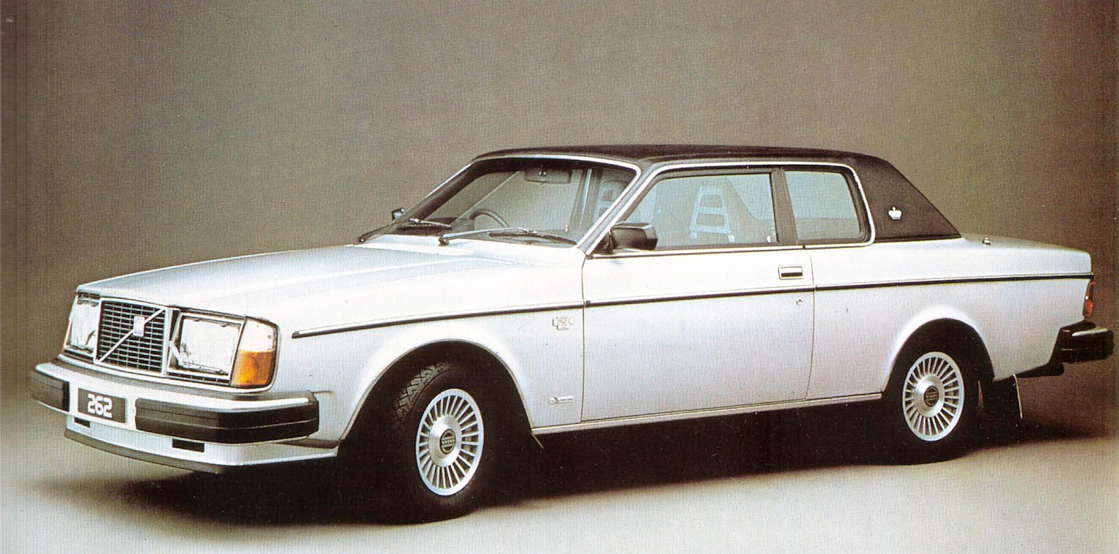 Archivo de autos: Volvo 262 C, cupé a la Bertone
