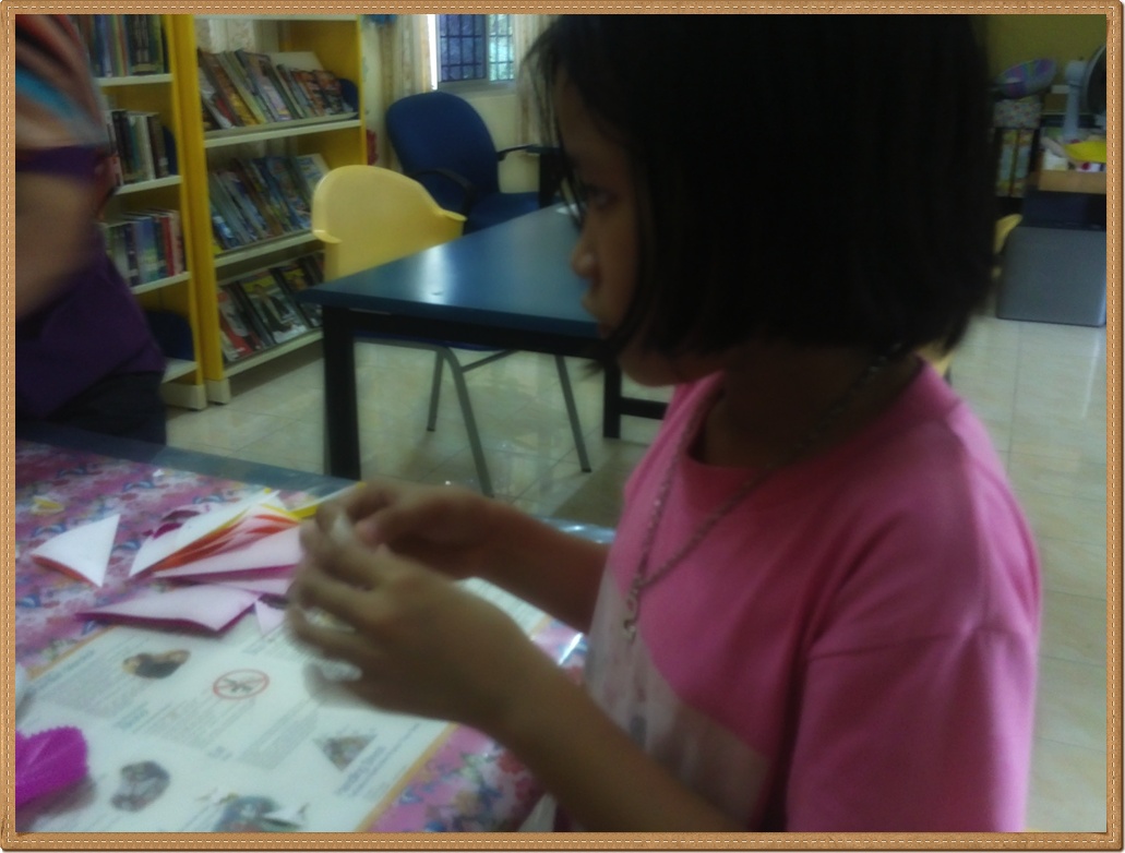 Perpustakaan Desa PNM Kg Ladang Batu: Origami : 3D Bunga Raya