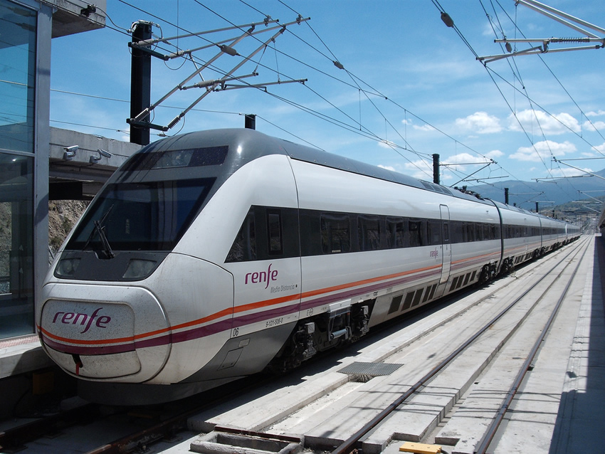 CRÓNICA FERROVIARIA: España: El tren, medio de transporte favorito