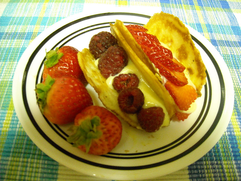 A Crafty Cook: Dessert Fruit Tacos