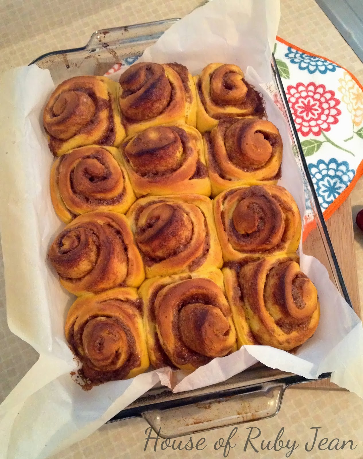 House of Ruby Jean: Pumpkin Cinnamon Rolls...