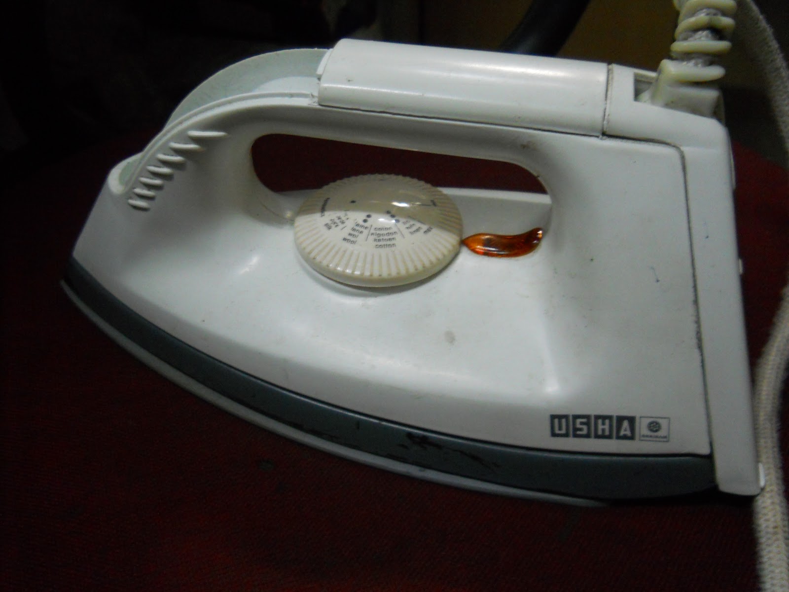 EVER WONDER WHATS INSIDE: INSIDE AN IRON BOX