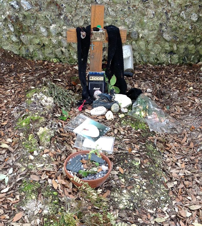Musicians' Graves | Page 6 | Steve Hoffman Music Forums