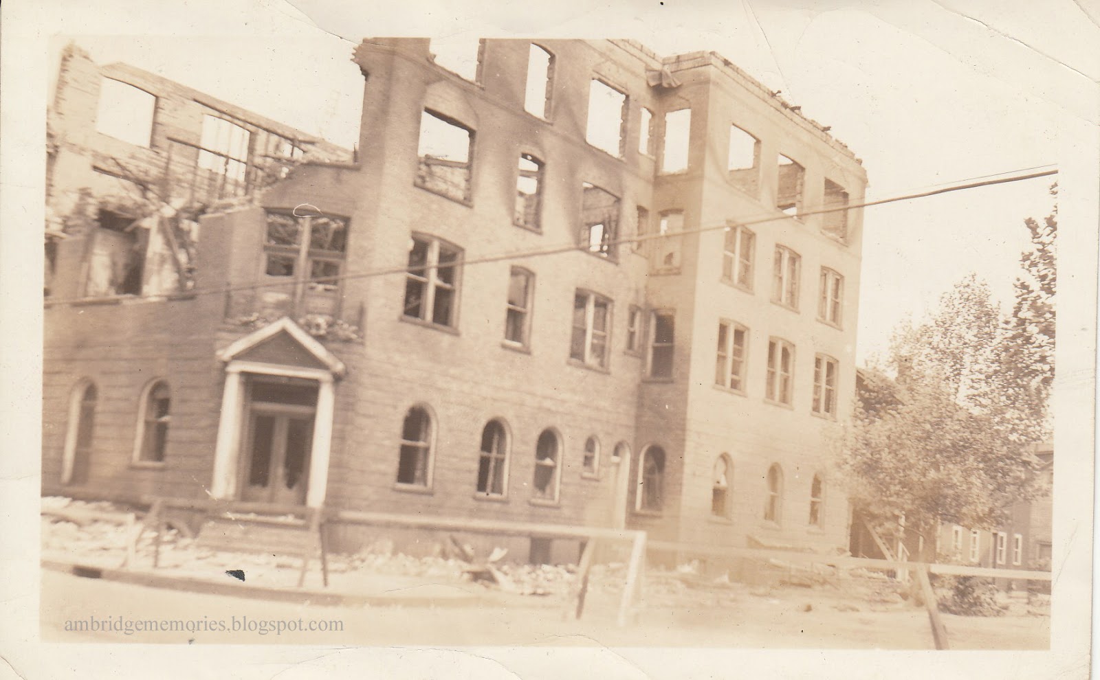 Ambridge Memories: Fire destroys Moose Lodge, former Grand Hotel, 1937