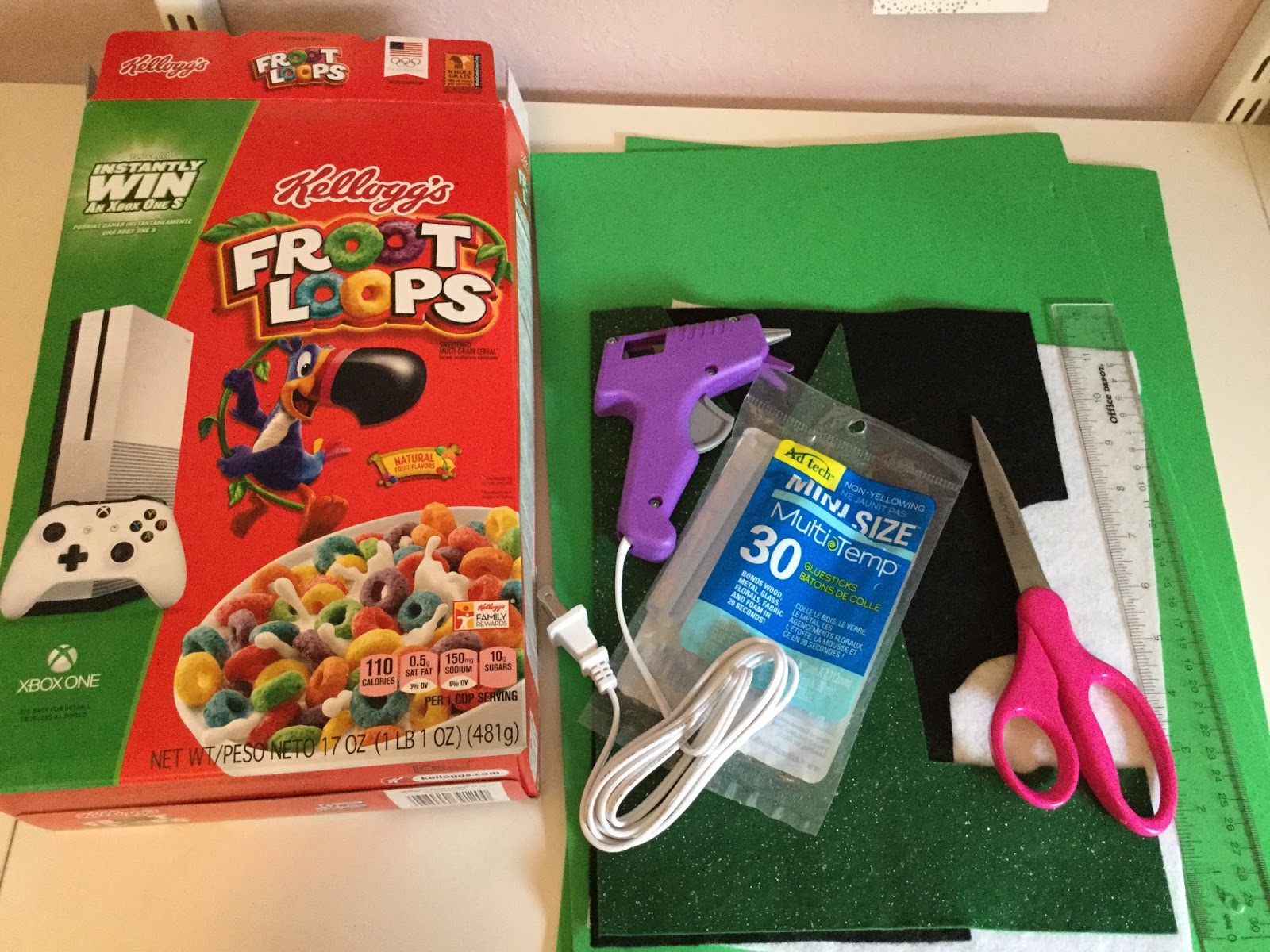 Busy Teacher Mommy : Valentines Alligator box