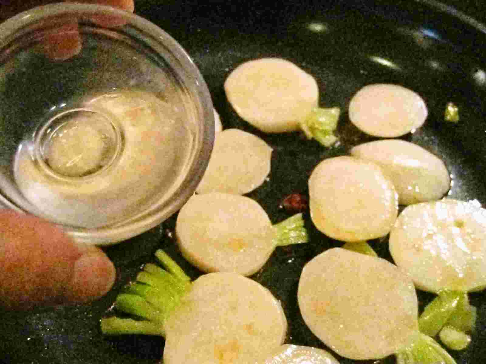 Recipes for Tom: Kabu no kinpira / kinpira saute with Japanese turnip