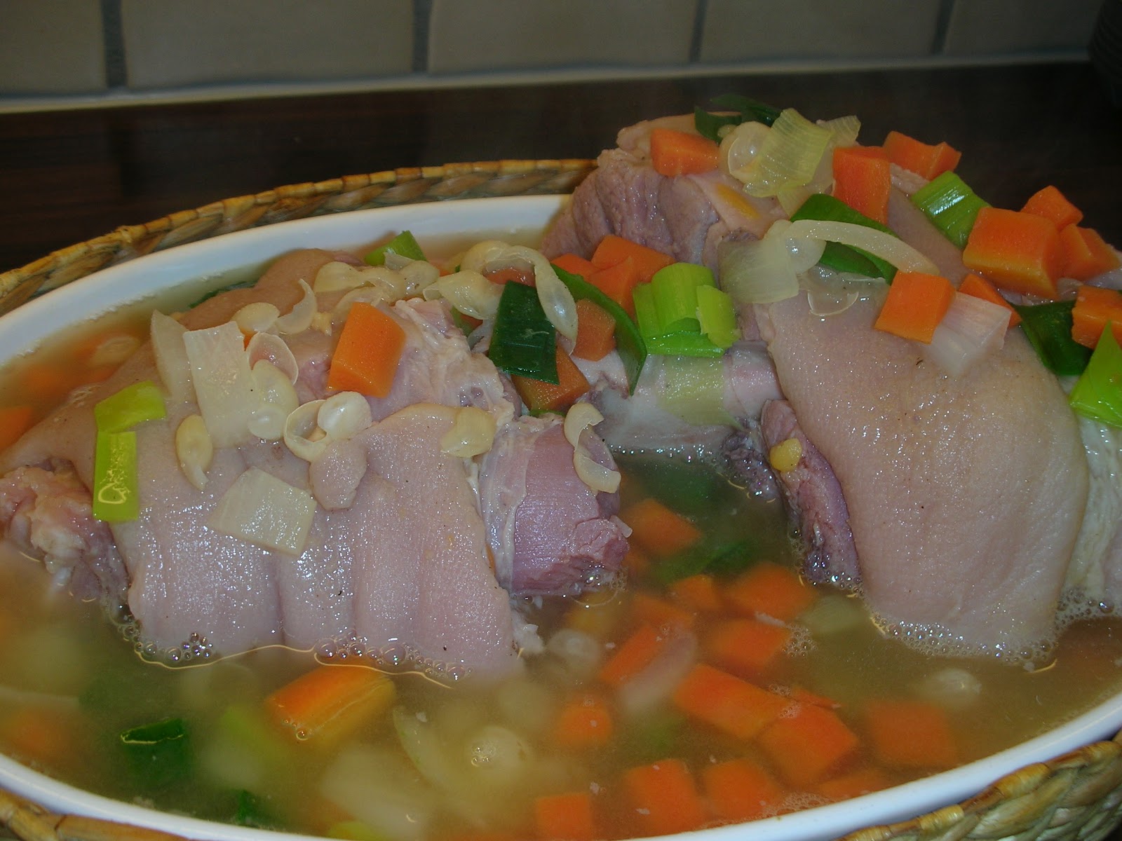 Mariche's kitchen: Norwegian Ertesuppe (Yellow Pea Soup)