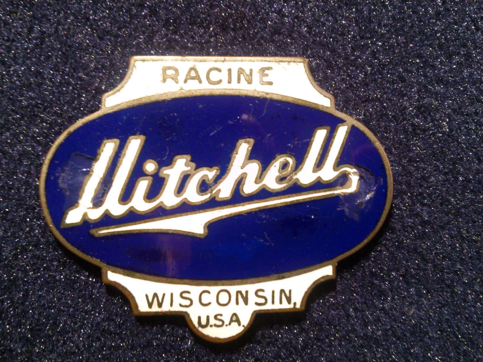 RadiatorEmblems: MITCHELL / USA