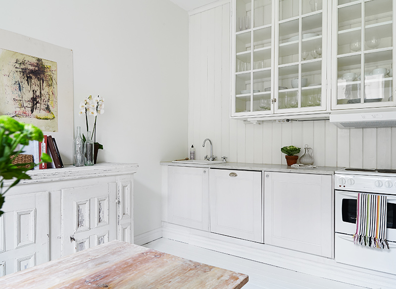 Keltainen talo rannalla: Kaunis yksiö ja sisustuskuvia