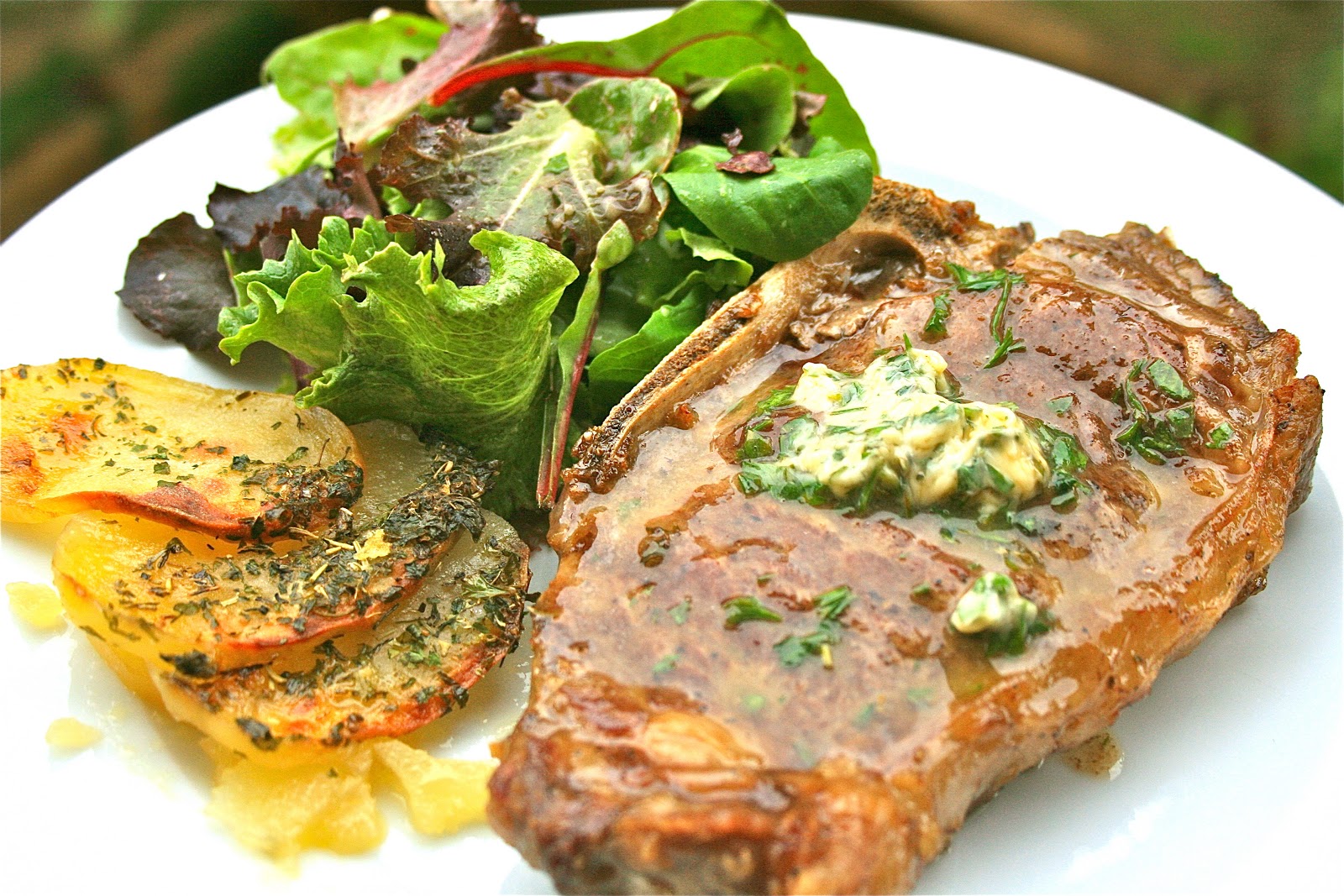 Johnny's Kitchen: Entrecote with Lemon and Herb Butter