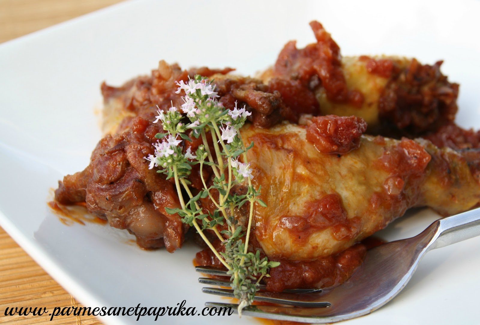 Parmesan Et Paprika Fricassée De Poulet Tomates Et Vin Rouge