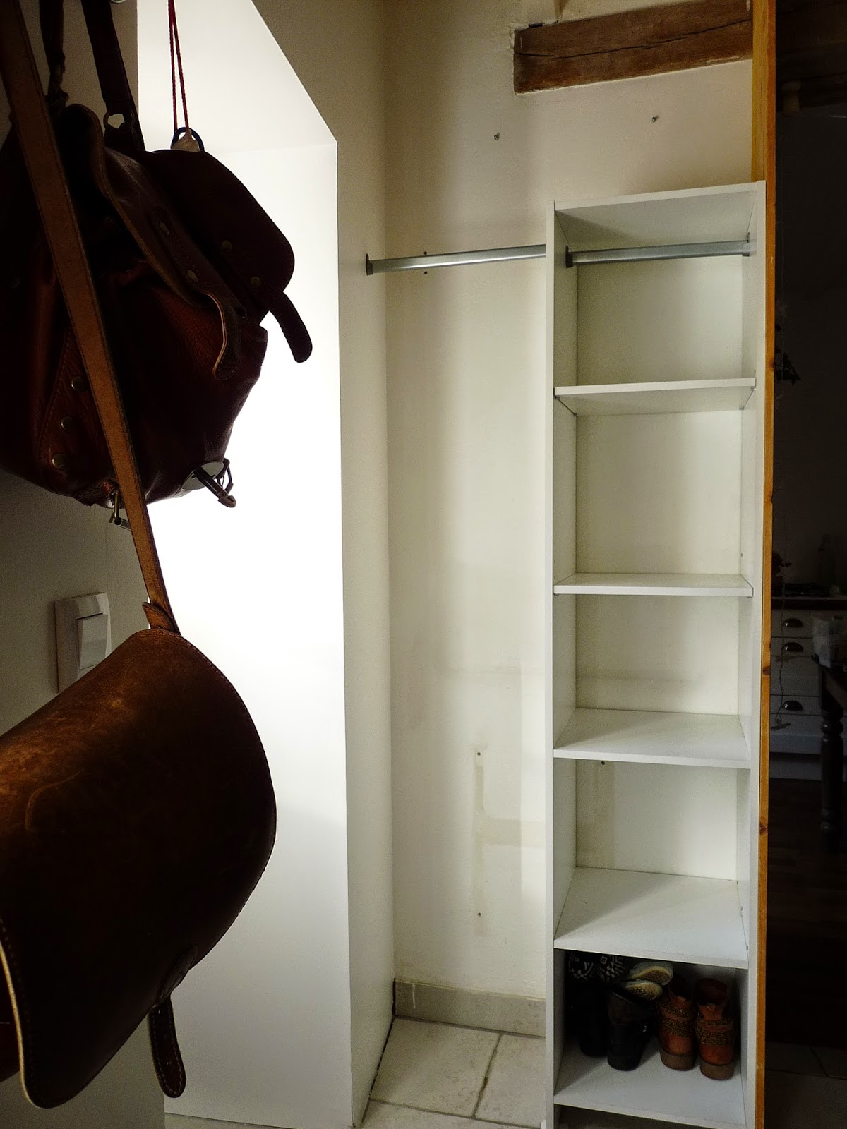 Rue Rivoirette: AMENAGEMENT Une Penderie dans mon entrée