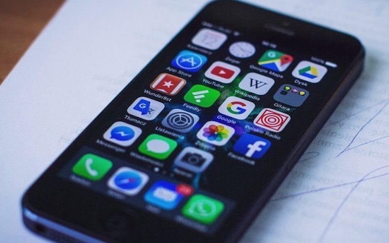 HealthyNReal: Healthy Tips for Cell Phone Use