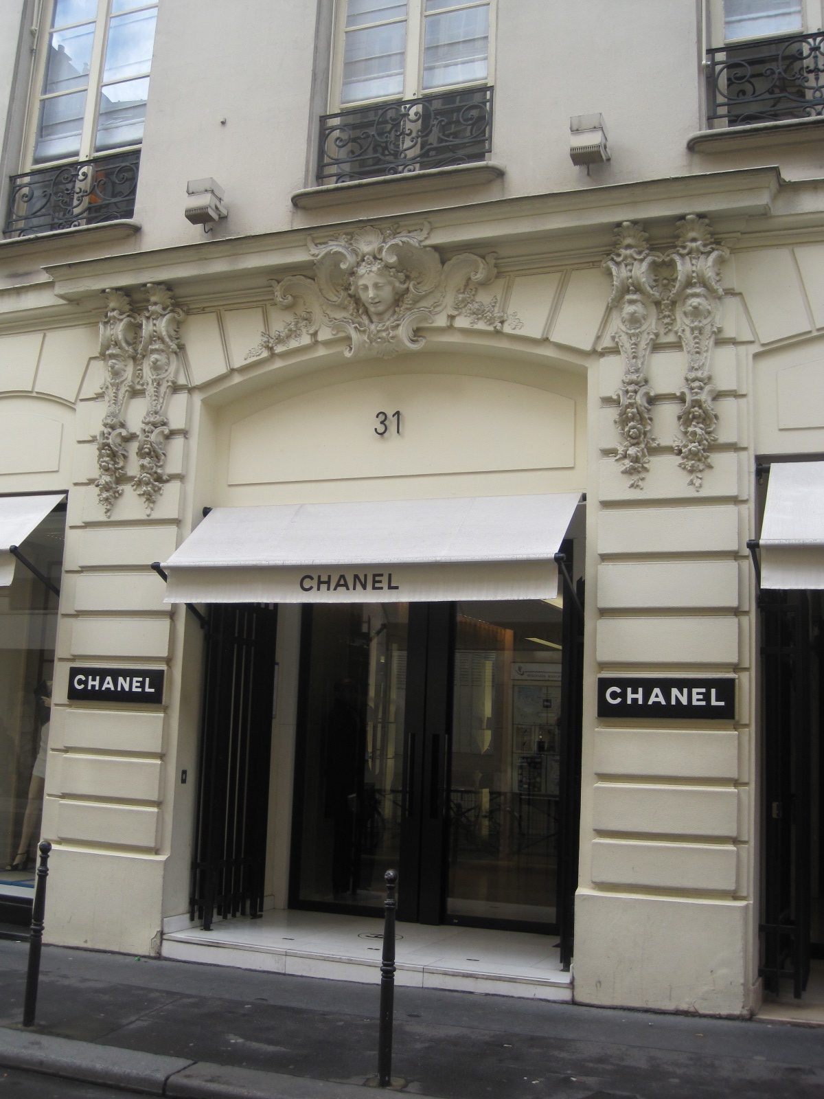 Chanel Walking Tour