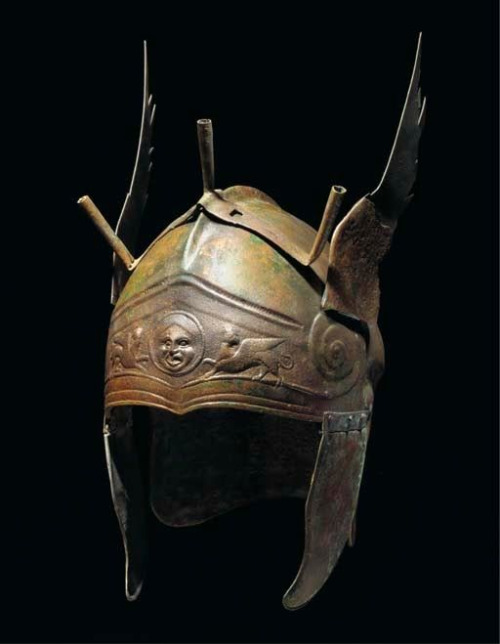 bensozia: Who Wore Winged Helmets?