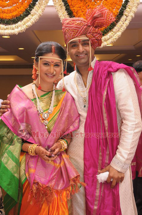 marathi actor and actress: Sameera Gujar wedding photos