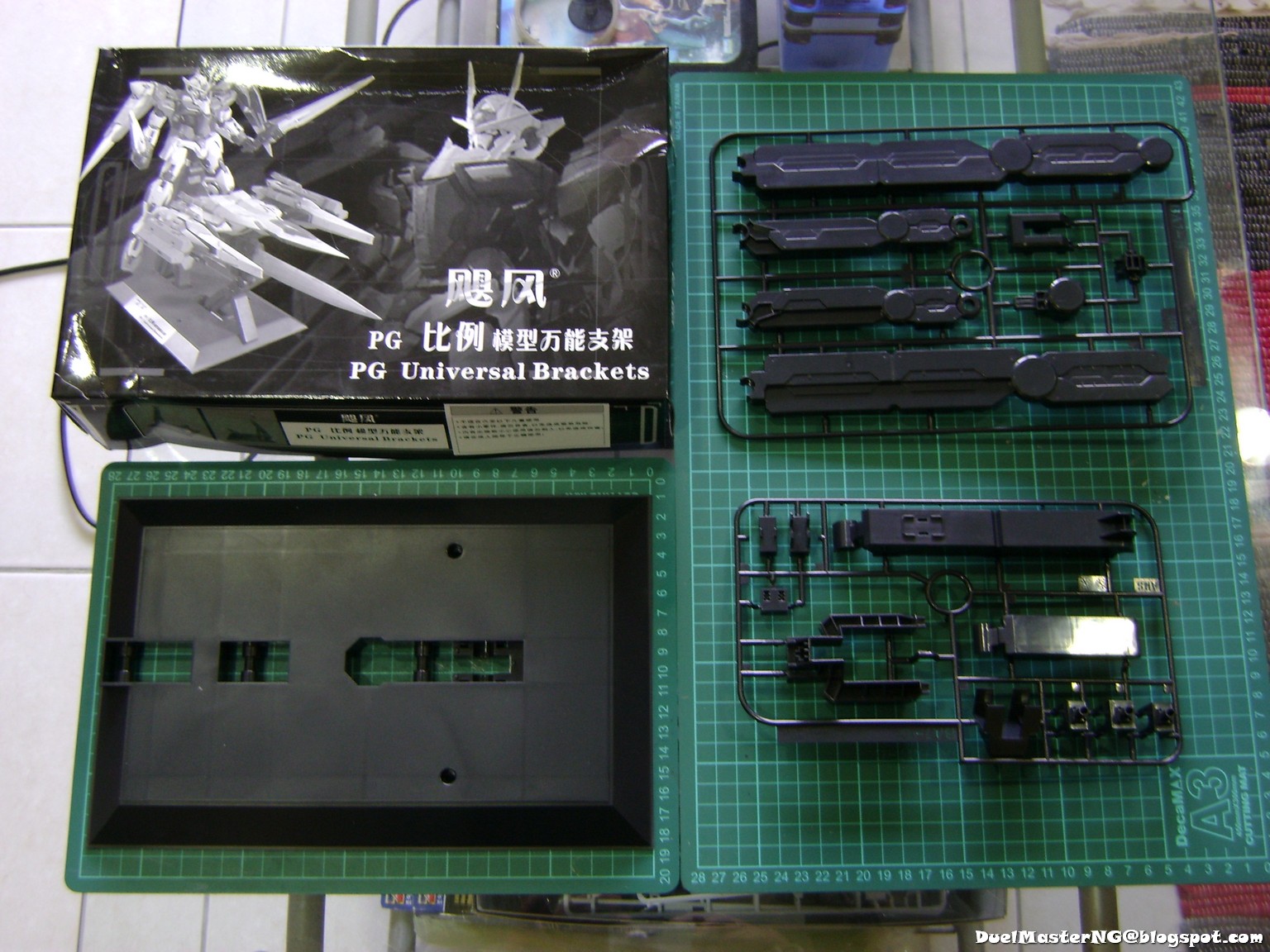 DuelMasterNG Gunpla: Universal PG Action Stand