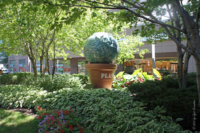 Public Art in Chicago: Loop [Plant a Garden - by Douglas Hoerr]