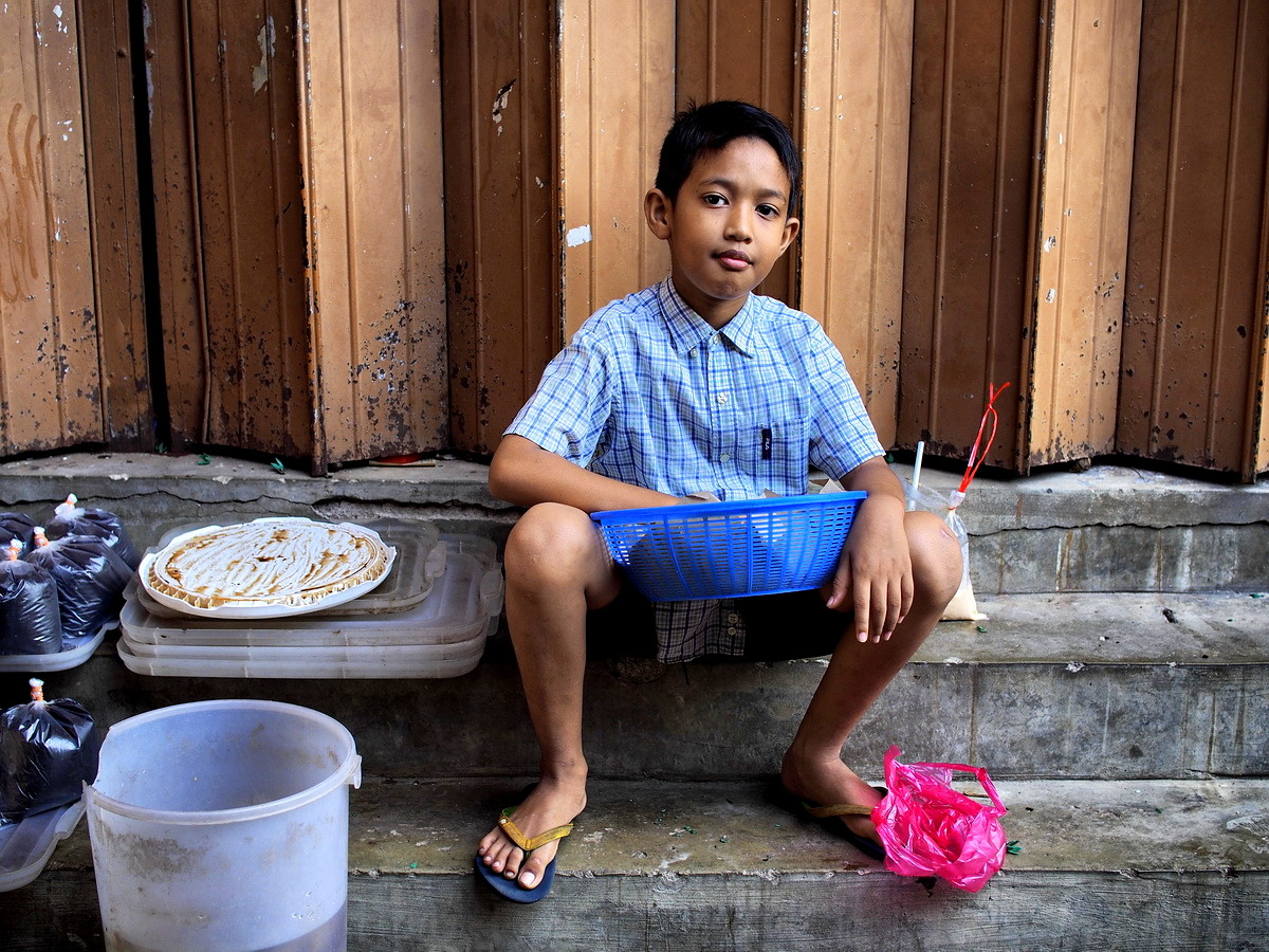 ROBIN WONG : The Fading Old Market, Chow Kit