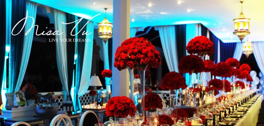 Flower Pulse: Elegant Estate Tables