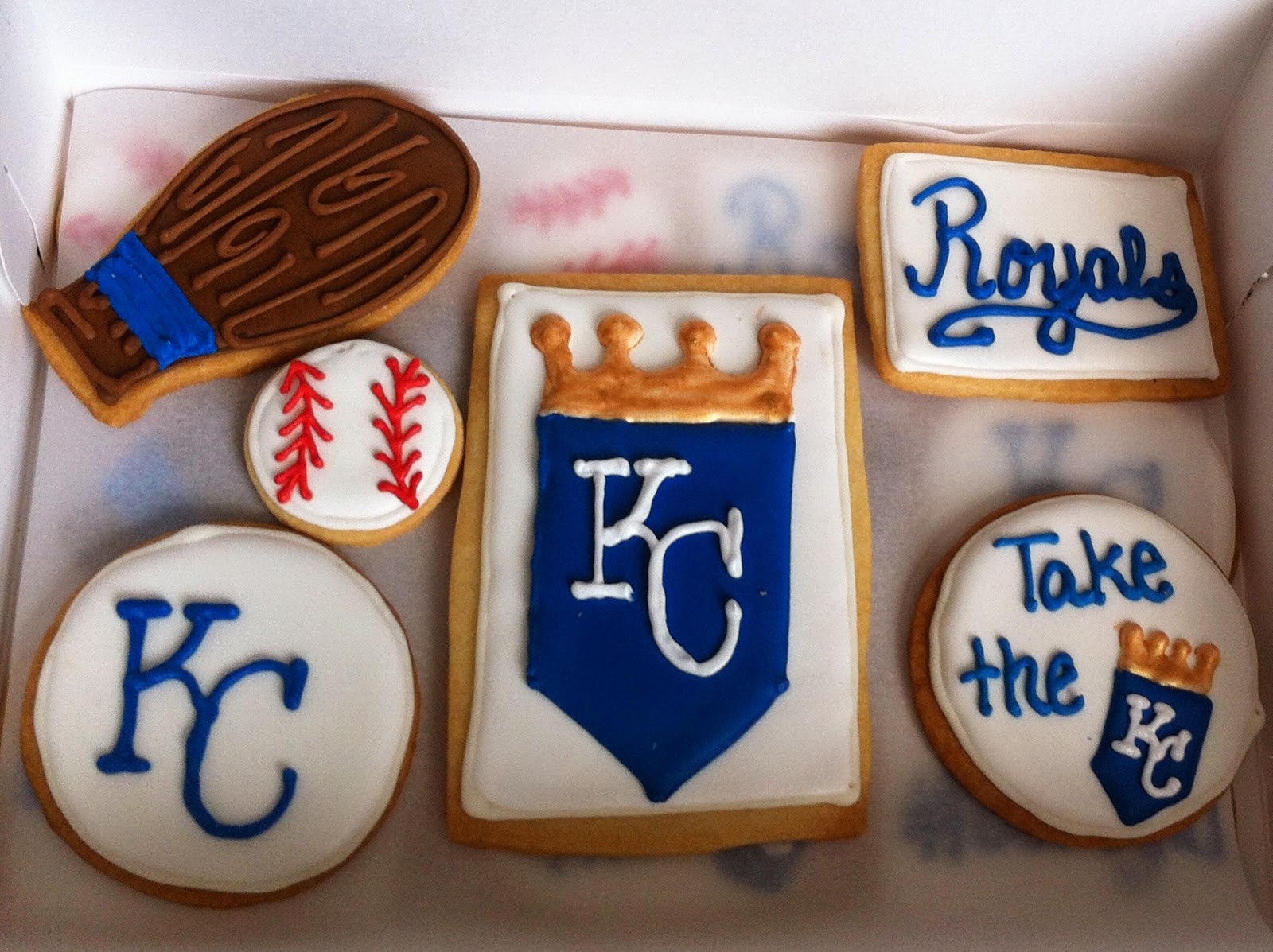 Sugar Cookie Whimsy: Take the Crown! Let's go Royals!