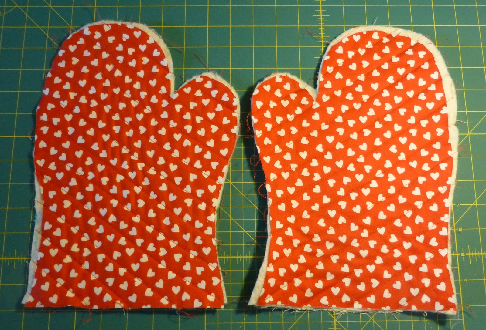 Quilting Buttercup: How to make a kitchen glove