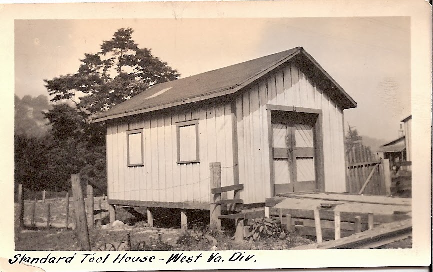 Jay's O Scale Layout: Standard WM Tool House