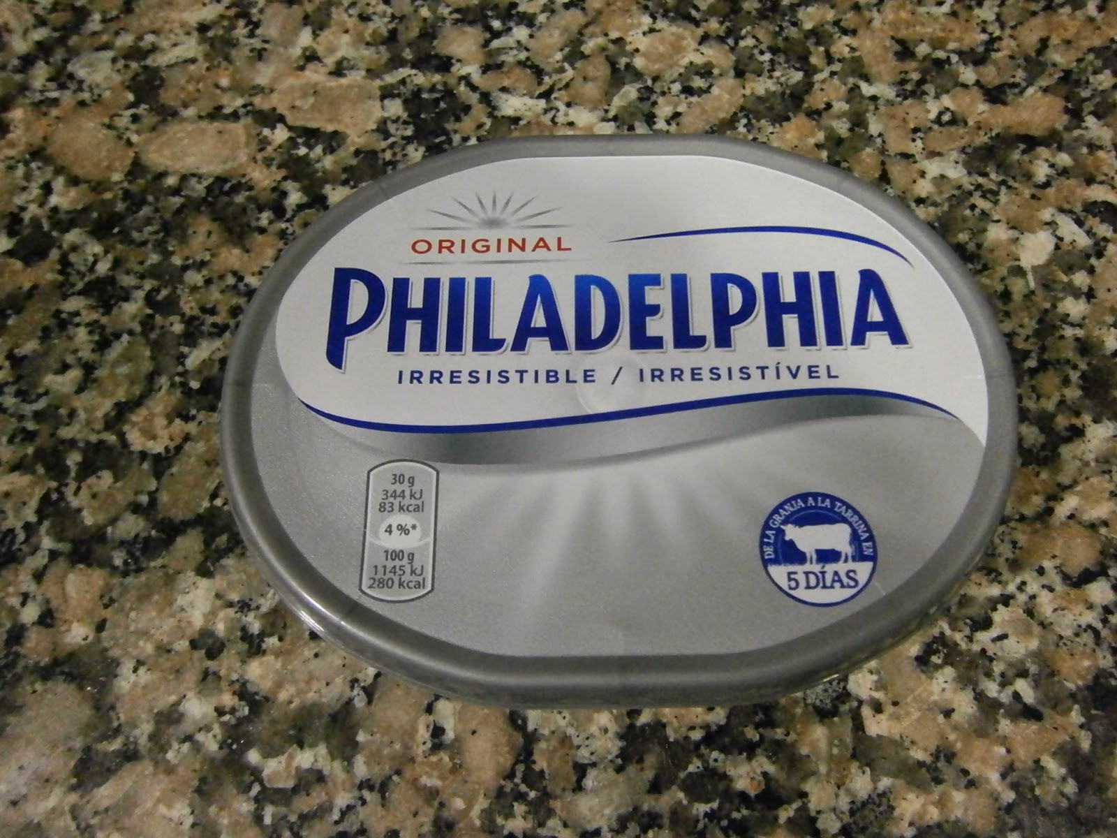 OSUKAA IS COOKING: GALLETITAS SALADAS CON QUESO PHILADELPHIA Y SALSA DE ...
