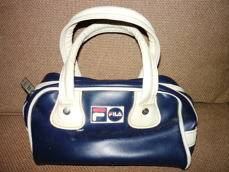 VaLuE StuFFs FoR MeN & WoMeN::..: Authentics FILA Bag