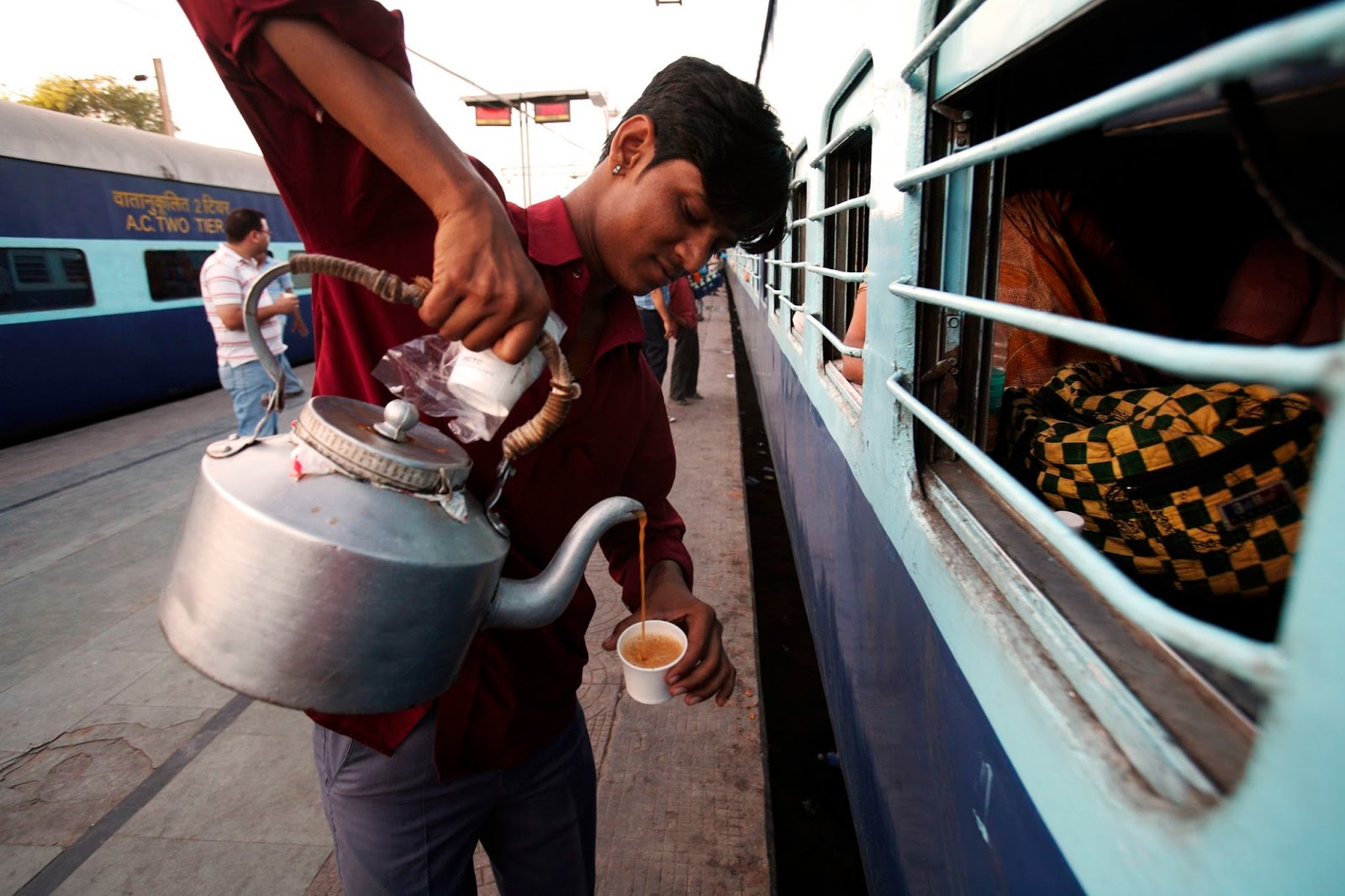 7 Experiences Every Indian Has On A Train