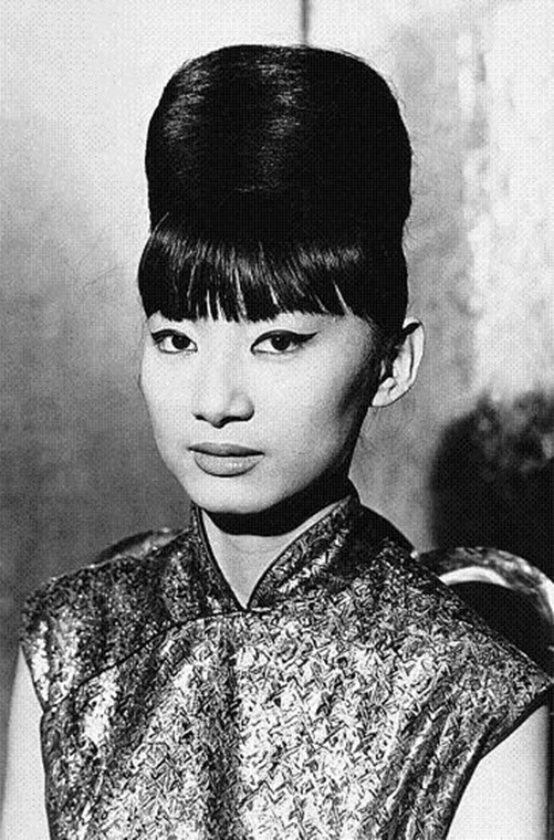 De los años 60 a 80 cantantes europeas: Tiny Yong