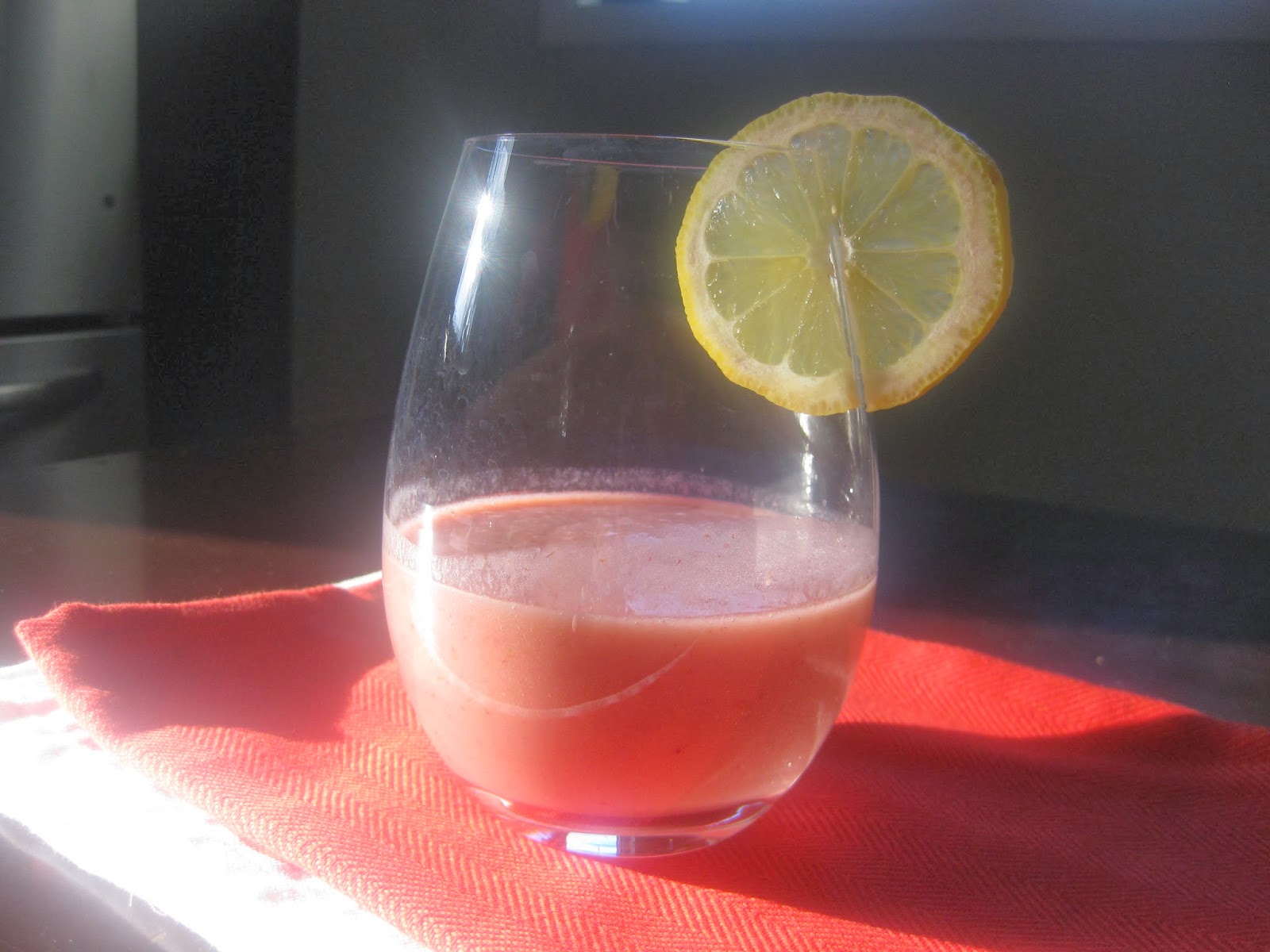 Lisa Tsakos, RHN: Morning "wake up!" smoothie recipe