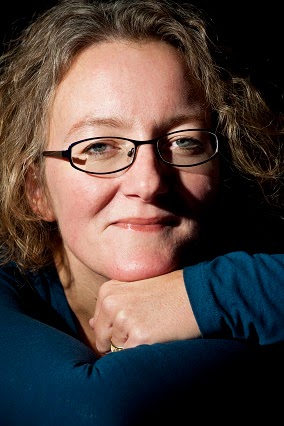 Thriller sobre psicopatia e relacionamento abusivo: No Escuro, de ...