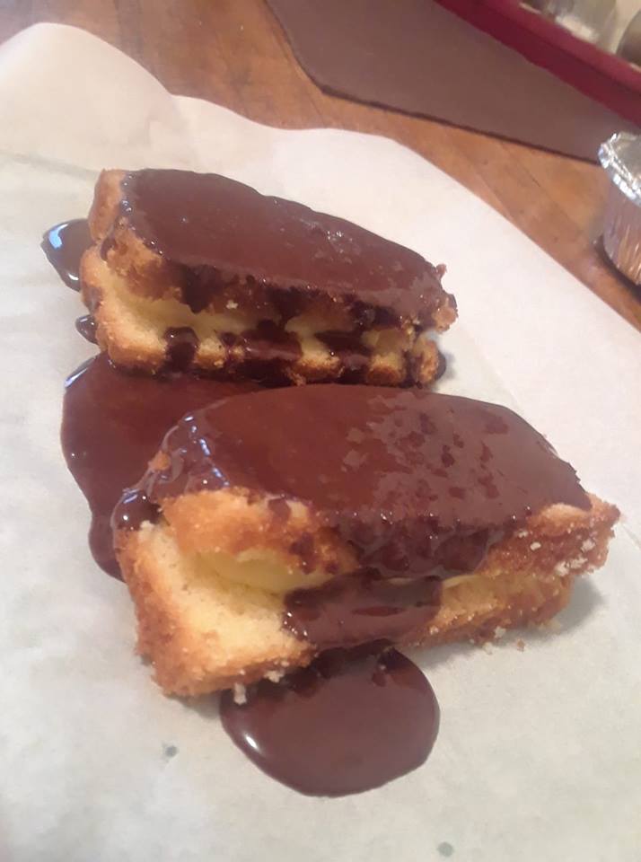 DONT FORGET THE GRAVY: FRIEND OR FAUX - Fake Pudding Cake/Fun With Frosting