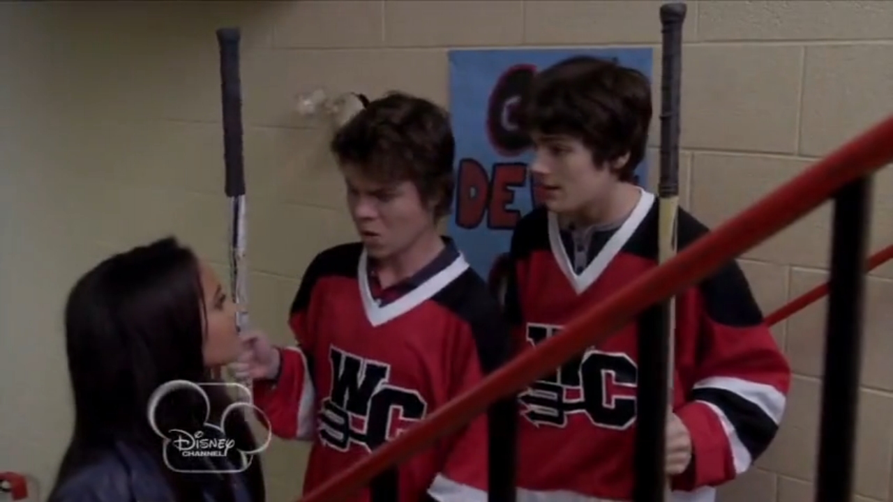 All Things My Babysitter's a Vampire: My Babysitter's a Vampire ...