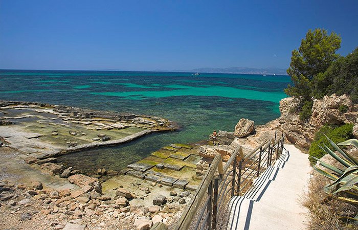 MIL Y UNA HISTORIAS : Playa de Sa Cova Baixa - Mallorca