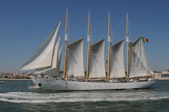 SHIPS & THE SEA - BLOGUE dos NAVIOS e do MAR: SANTA MARIA MANUELA e ...