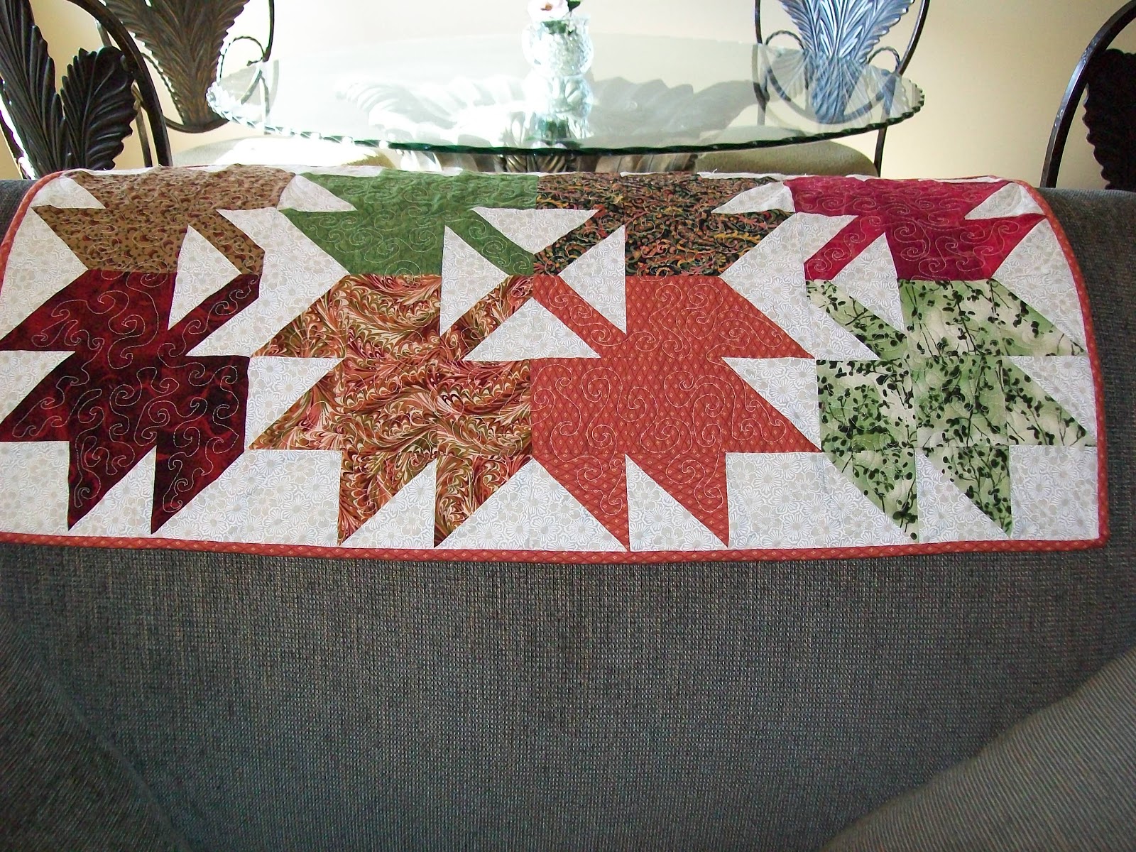The Desert Quilter: Maple Leaf Table Runner