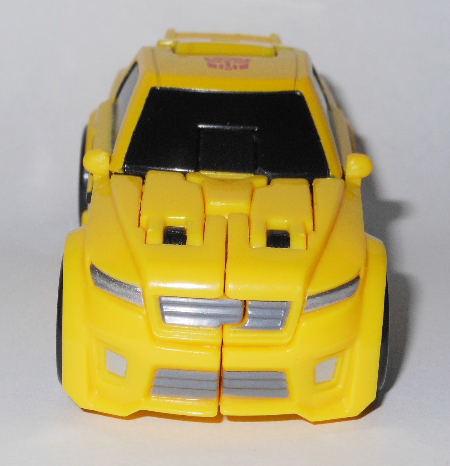 Figuras de Acción A Go-Gó: BUMBLEBEE (TRANSFORMERS: GENERATIONS)