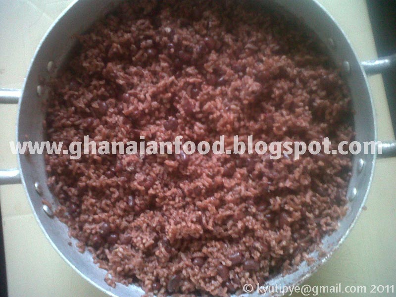 Ghanaian Food: Waakye with Fried Fish and Wele stew
