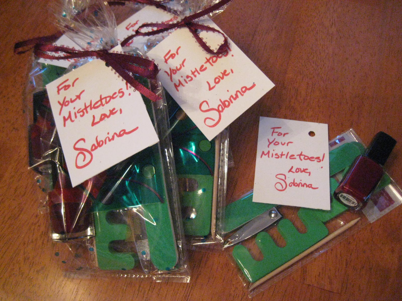 Creative Party Ideas by Cheryl: For Your Mistletoes