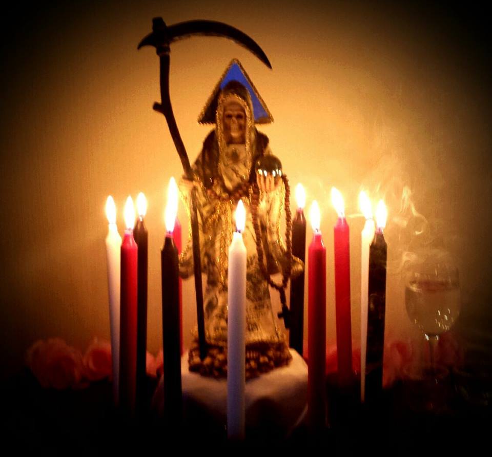 RITUAL DE DESENVOLVIMIENTO CON LA SANTA MUERTE