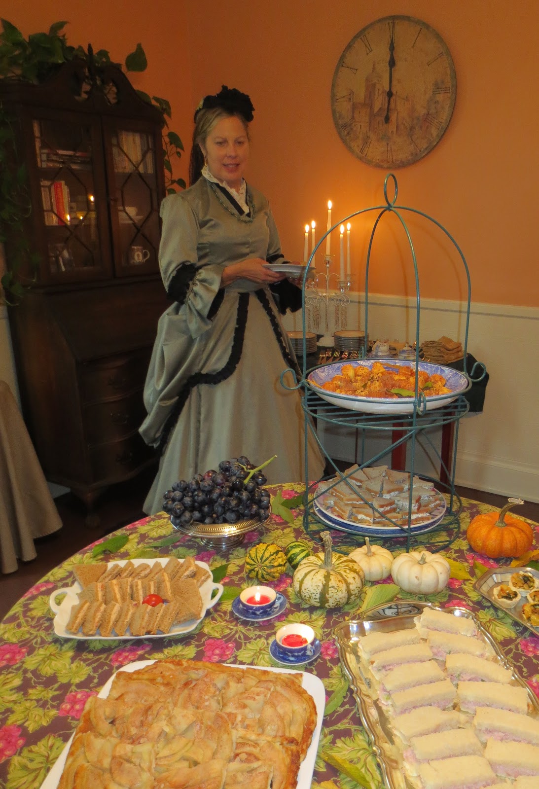 A Frolic through Time: Period Costuming and the Occasional Side Trip ...