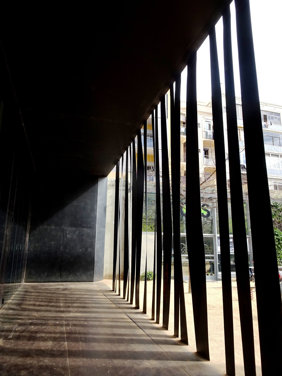 Redescubriendo Barcelona y más allá: 08/03/2017 Biblioteca Sant Antoni ...