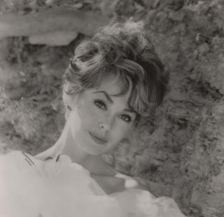 Slice of Cheesecake: Barbara Rush, pictorial