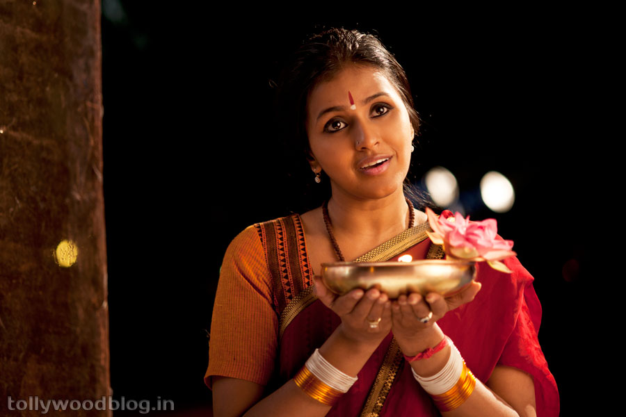 Smitha's Devotional Album Ishana photos stills Gallery